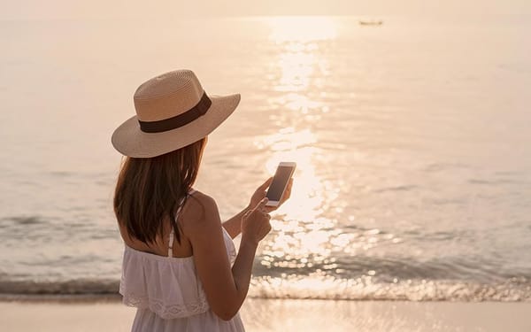 Woman Isolating At The Family Beach House Posts Another Sunset Pic For ...